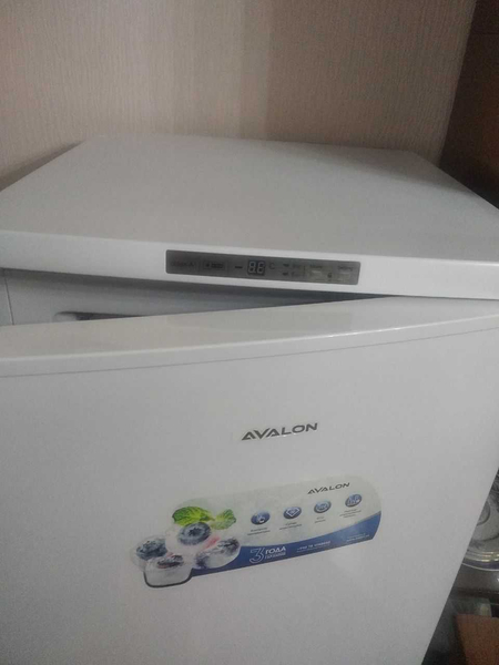Срочно продаю новый морозильник AVALON