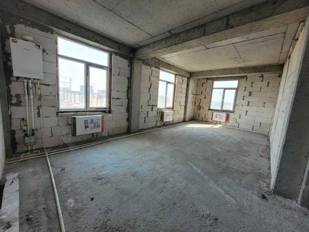 Яшнабад Parkent plaza шошилин зор Нархда коробка 81м2; Ор Тапоич мост;