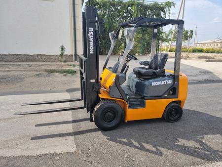 Автопогрузчик (автокара,кара,kara) KOMATSU FD-1.5