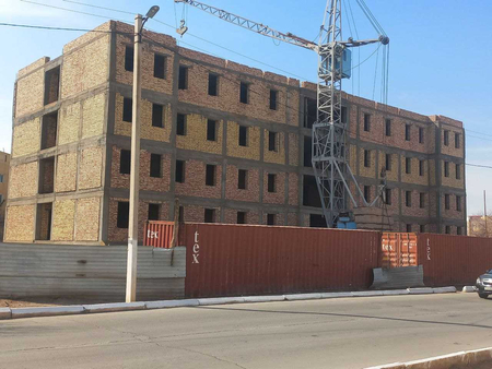 Срочно! Центрда, 4 кабатлы,  2700 кв, имарат сатылады.