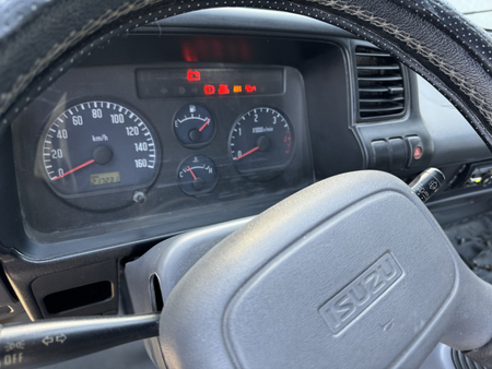 Isuzu 2016Yil 218000km