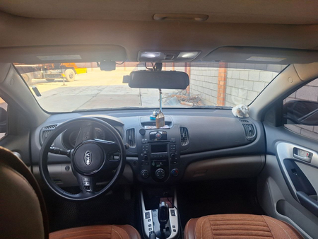 Kia forte 1.6 автомат атмосферный в идеальном состояние