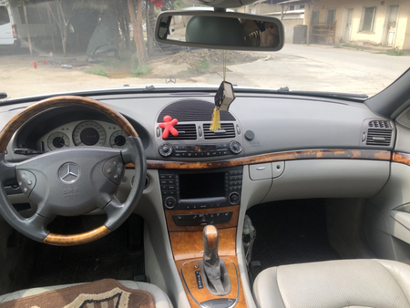 W211 srochni sotiladi