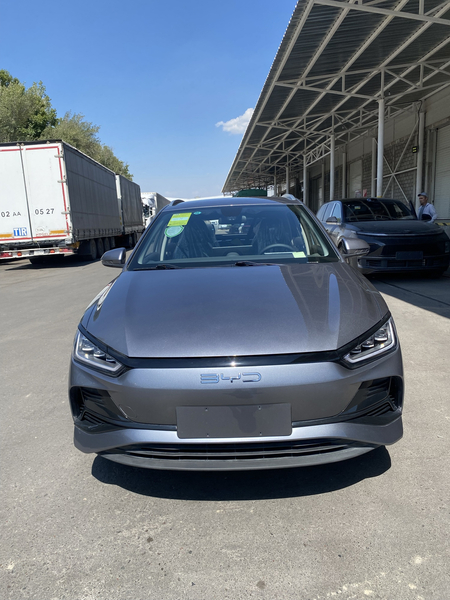 Byd E2 mokriy rangi