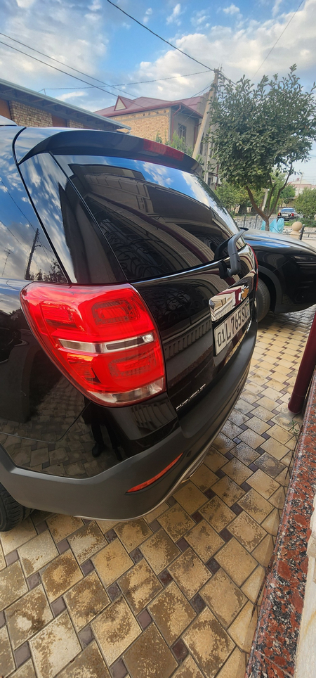 Captiva qora bayr