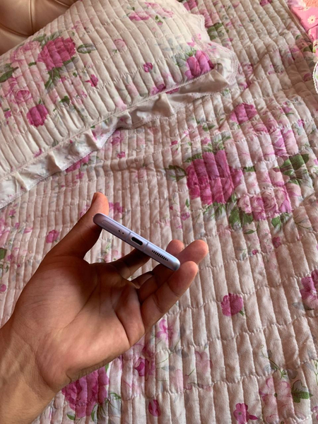 Xiaomi 12  256 ga 12 aperativka judayam yaxshi telefon