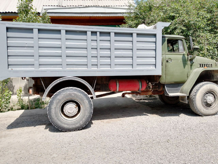 Ural 375 sotiladi