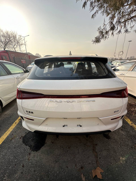 BYD e2 Sotiladi 2023