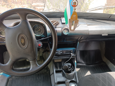 Vaz 21 06  sotiladi
