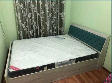 ПРОДАЕТСЯ 2/2/5  50м2 Башлык Султан ресторан Средний ремонт Балкон:2х4