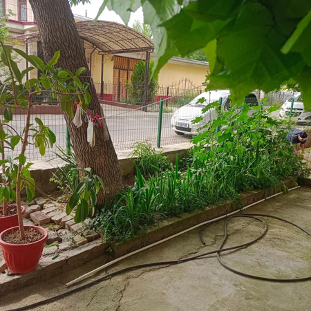 Продается квартира 1 переделанная 2х возле школы Вундеркинда