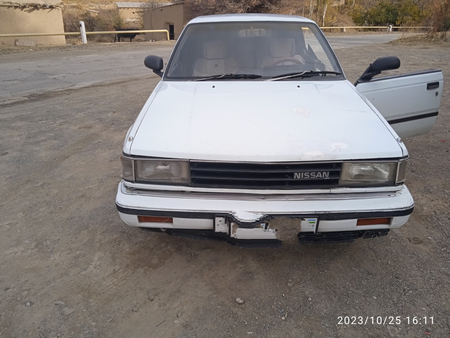 Nissan blubird 1984 yil