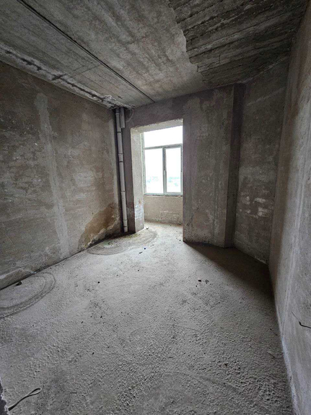 4 xonali 126m² 3-qavat uy sotiladi