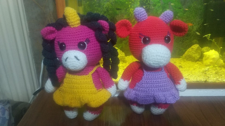 Вязанная игрушка Коровка