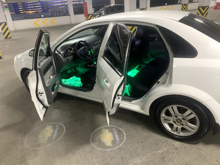 Lacetti 
Yili 2013 
Rangi oq 
Kraskasi  detalda bor oldi kapot orqa 2