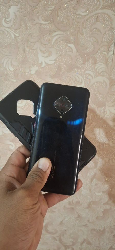 Vivo v17 amoled ekran