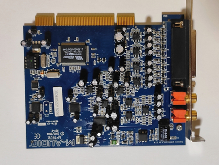 M-Audio AP192K zvukovoy karta sotiladi xolati juda yaxshi.