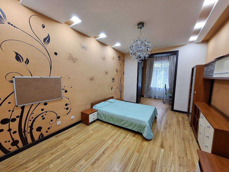 Ц1.  Садыка Азимова  .2/6/9.   монолит   60 м²