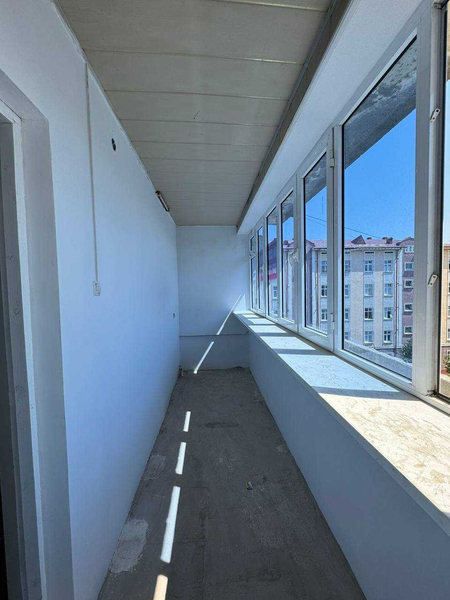 1 xonali kvartira sotiladi. e'lon id: 256192