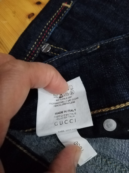 Продаётся новая джинсовая юбка Gucci.