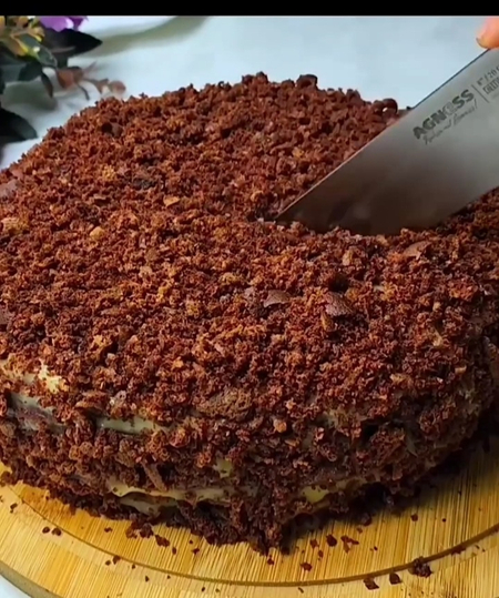 Tort va pishiriqlar sotiladi
