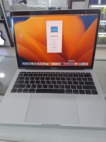 Macbook pro 2017 16/256