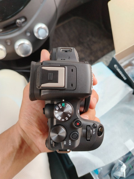 Canon EOS R 10 Sotiladi