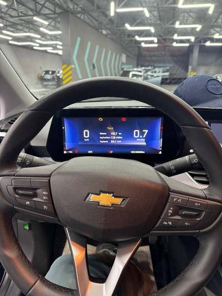 Chevrolet monza avto