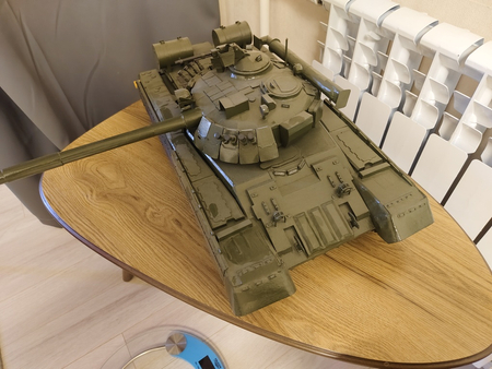 Танк Т-80уд макет ручной сбрки