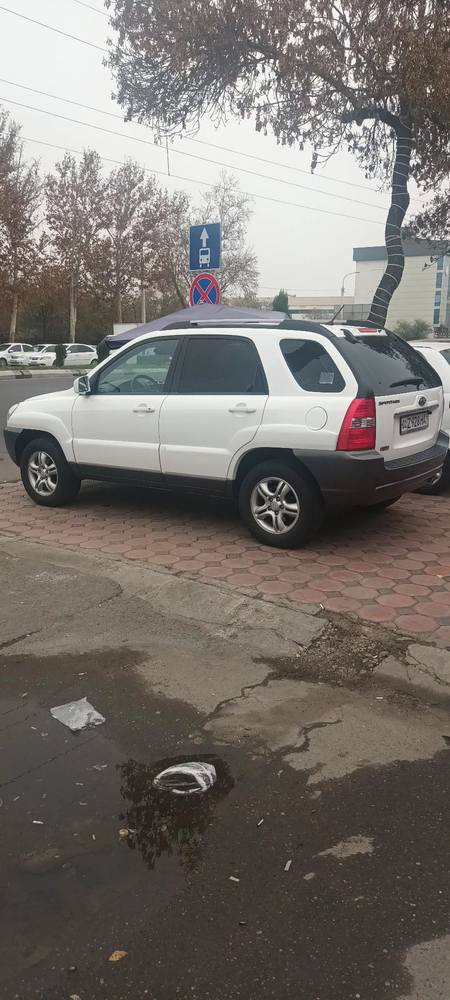 Прадаёться KIA sportage