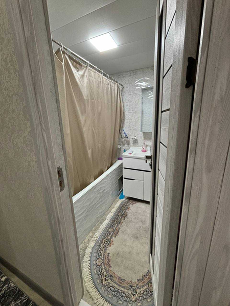 СРОЧНО !! Продается квартира в Яшнабаде 2/4/5 ( 60 кв/м ) Авиасозлар 1