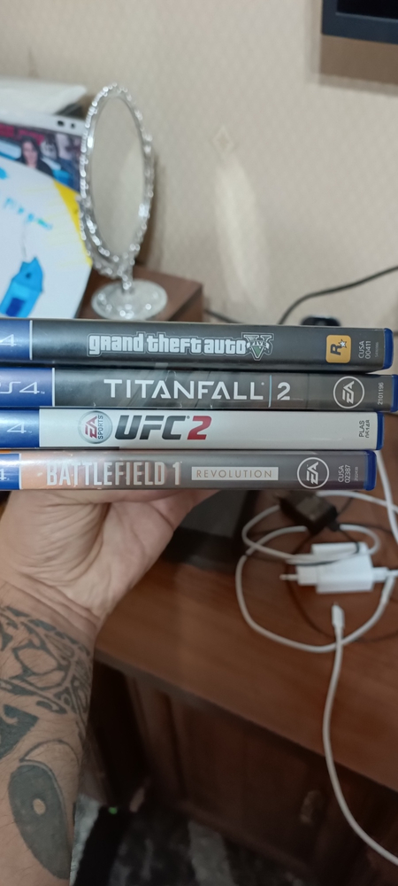 Продается Sony PlayStation 4 Slim 1 ТБ