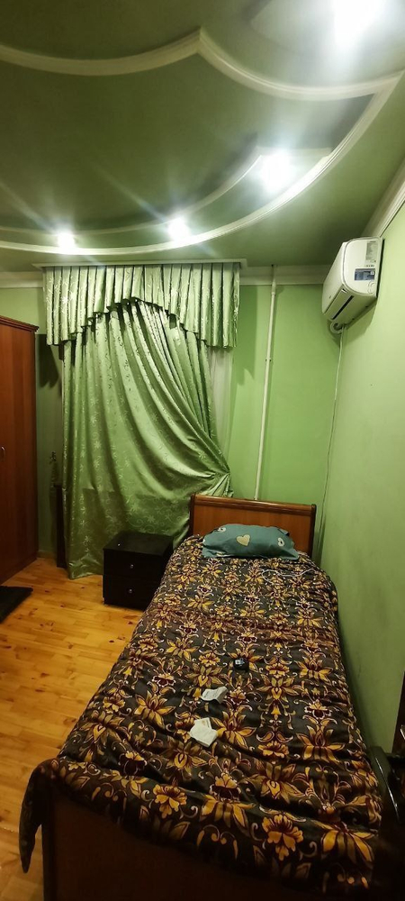 Bitta xona yigit bolaga ijaraga beriladi