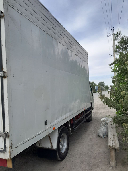 Isuzu.   5tonnalik