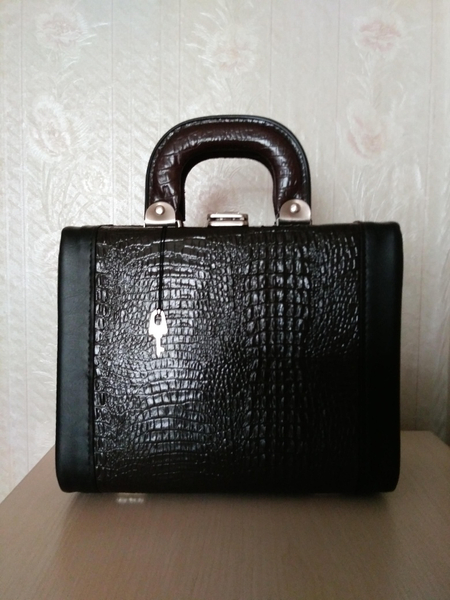 Сумка -саквояж 150тыс