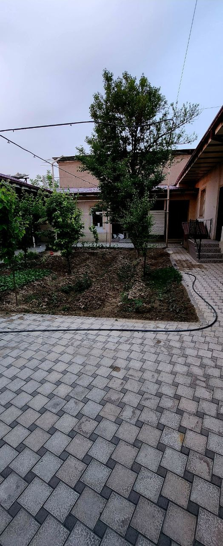 Срочно! Продажа. 11 ком, 7 сот. Янгиабад.
