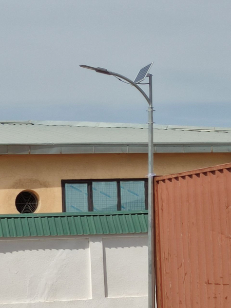 Солнечный прожектор с панелью 100-200w