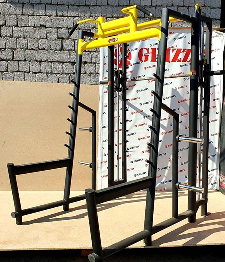 Trenajer turlihil fitness club uchu ishlabcikaris