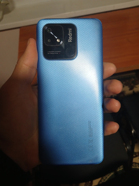 Model: redmi 10c\\nXotira: 128/4\\nAybi:selfi kamerasi ishlamidi orqasi ti
