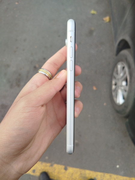 iPhone XR 128/79 140$