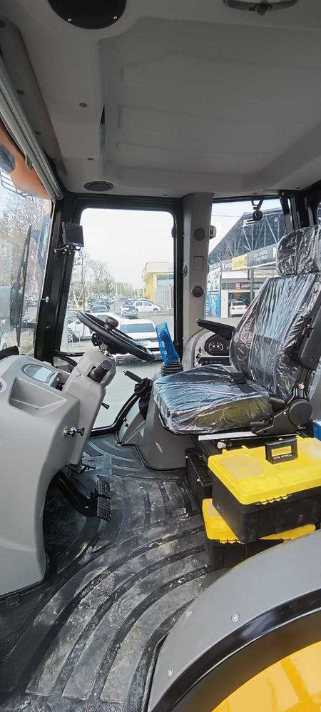 Экскаватор погрузчик VIAMAR 350D крабовая походка