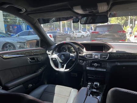 Продается Mersedes E63