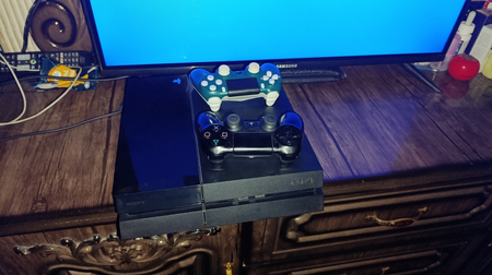 Ps4 1TB xotira 2ta orginal Jossik