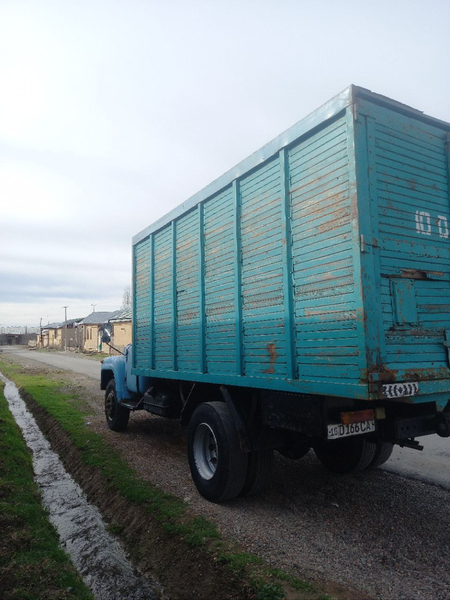 Zil 130G sotiladi