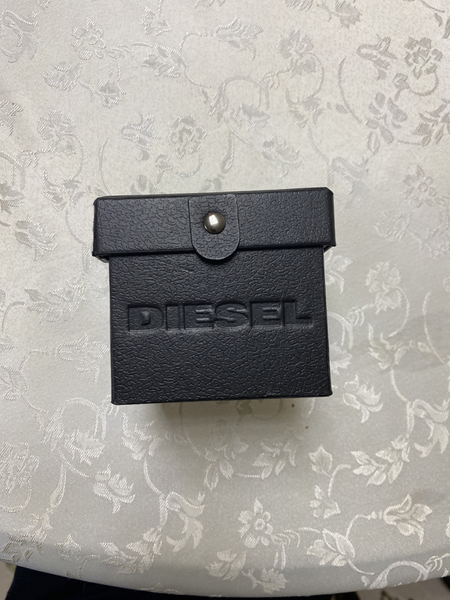 Часы DIESEL полуклассические часы коробка есть