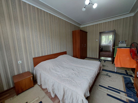 Продаю 2 ком квартира на 2 этаже 5 этажного дома. Авиосозлар 4.