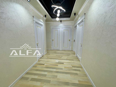 3 xonali 100m2+ochiq balkon 4-qavat.8 qavatli Liftli dom sotiladi.