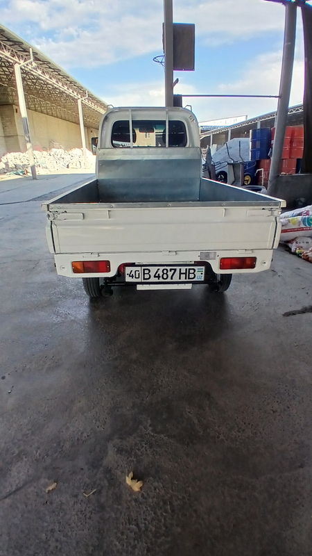2021ga 1998 yil Labo metan Rangi oq