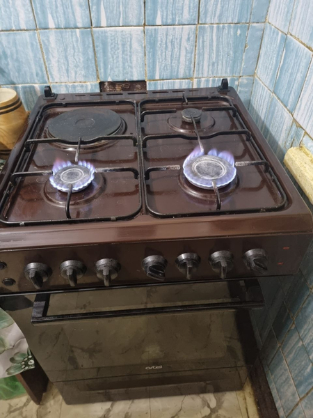 Продаётся газплита Artel. .