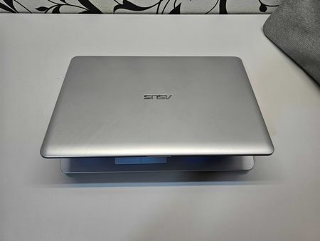 ПРОДАМ Asus X543M Офисный Ноутбук DualCeleron N4020/4GB/256SSD/15.6